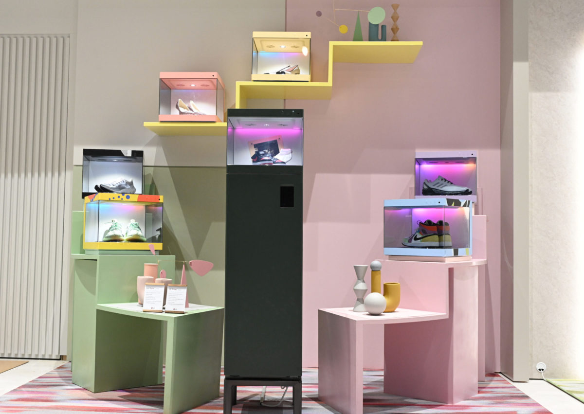 消毒吸濕清潔展示多合一 LG 智能鞋櫃 Styler ShoeCase - PCM