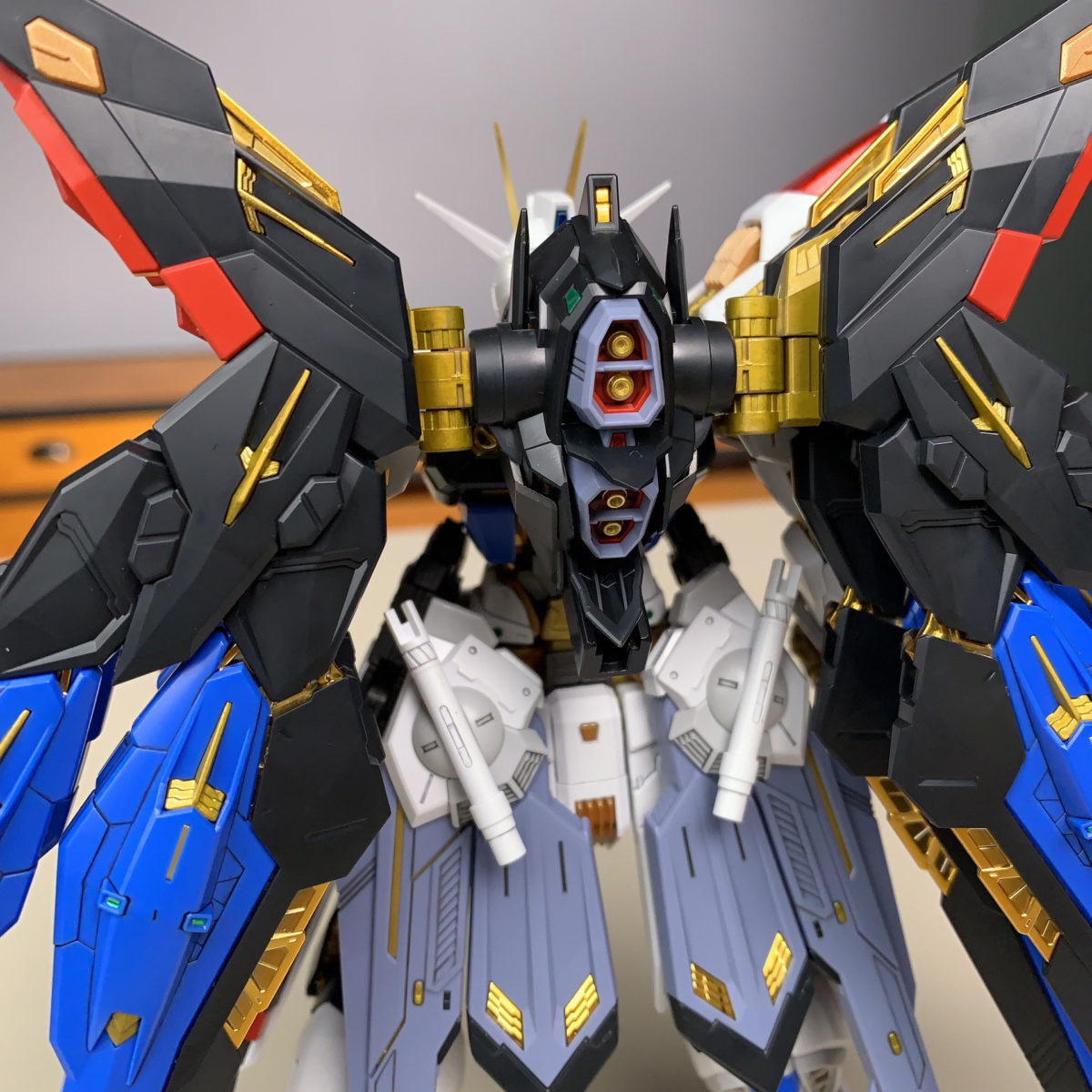 【素組】MGEX 突擊自由高達 完成度直迫 PG 級 - PCM